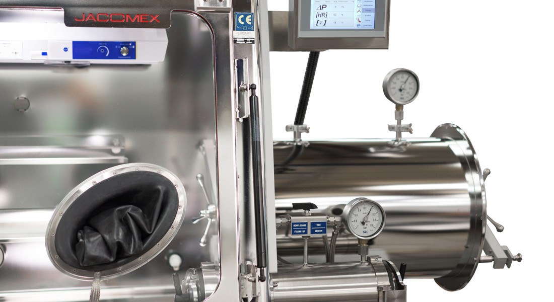 Boîtes à gants et isolateurs pour la pharma et le médical