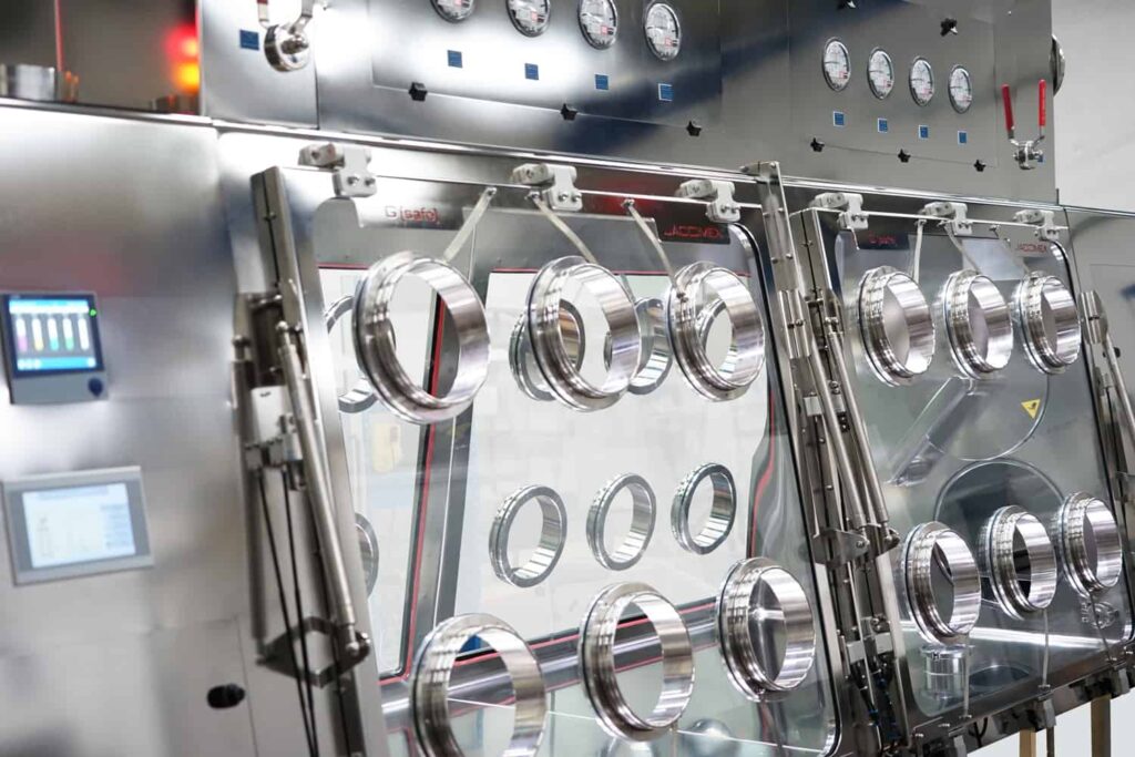 Isolateur pharmaceutique pour le développement de principes actifs