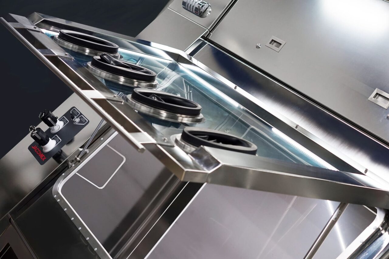 Boîtes à gants et isolateurs pour la pharma